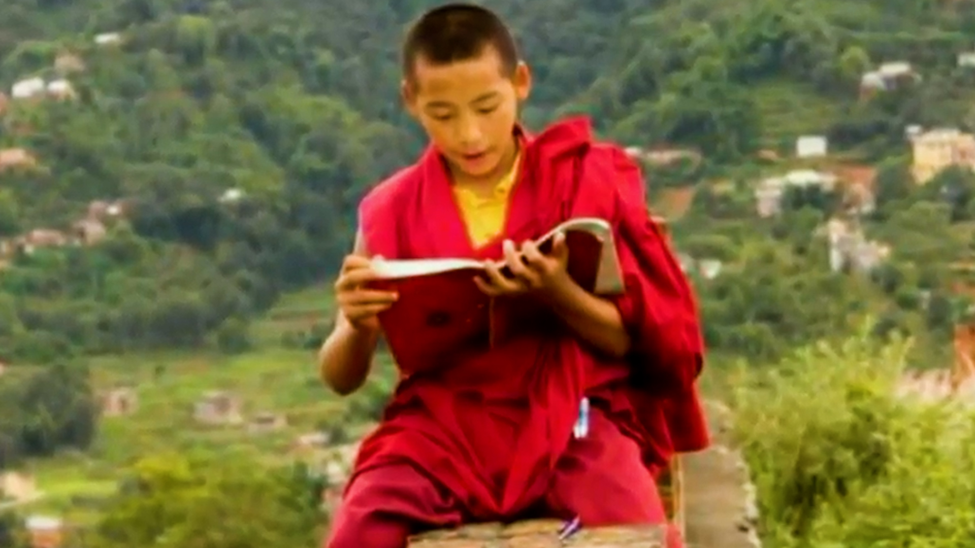 Neverovatno putovanje kroz dve suprotnosti: Od monaha do ženskog modela ...