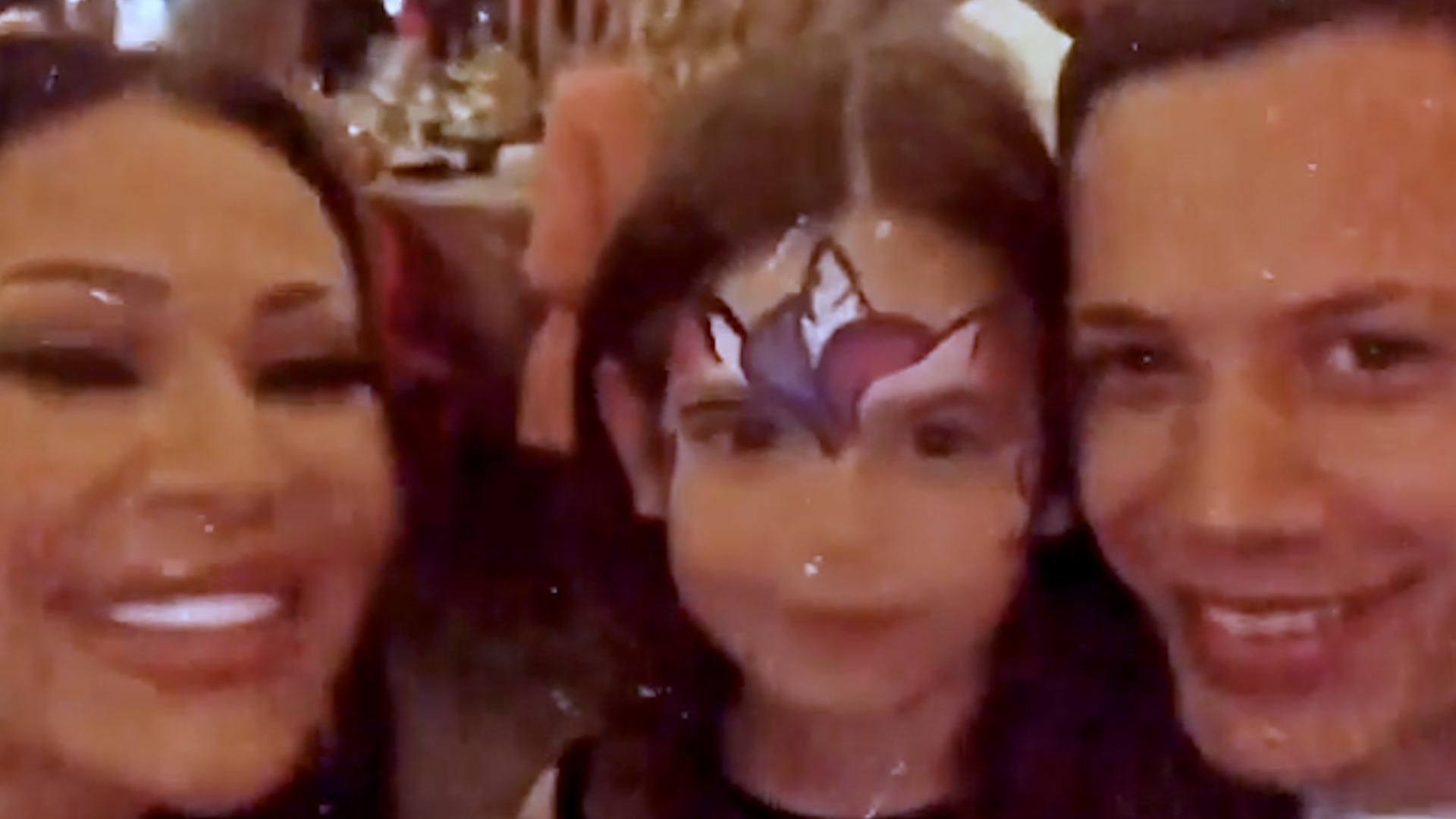 Snimak Cece, Bogdana i njegove ćerkice Iskre sa Željkovog rođendana ...