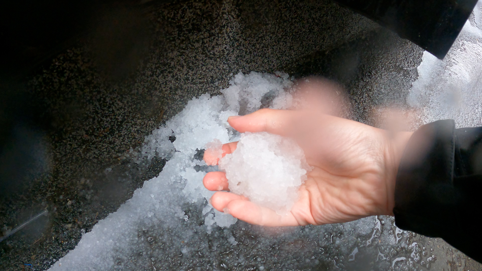 Grad u Beogradu: Nevreme divljalo pa se smirilo, grad izgleda kao sneg ...