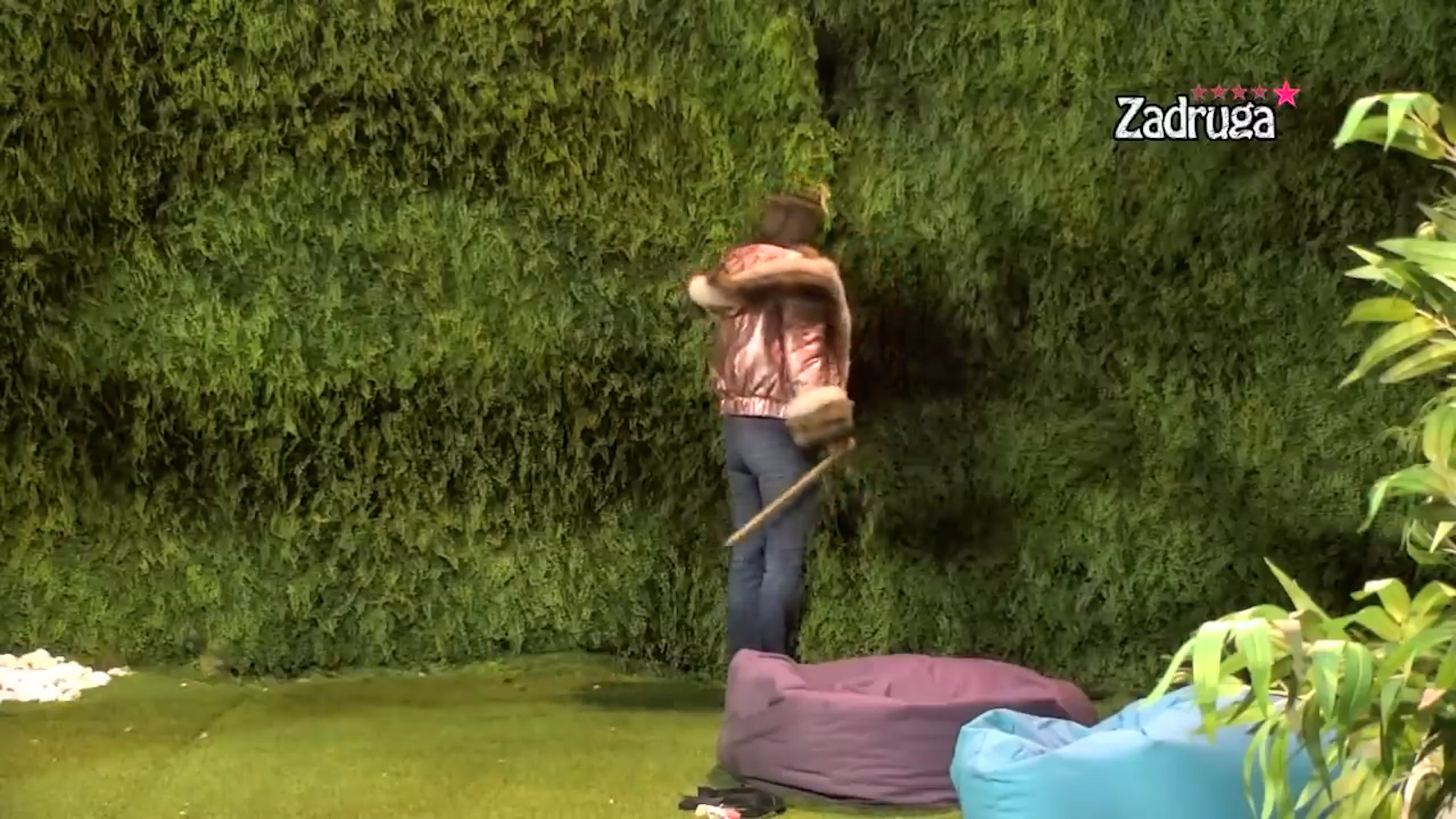 Dalila lomila sve pred sobom i pokušala da pobegne iz Zadruge - Telegraf.tv