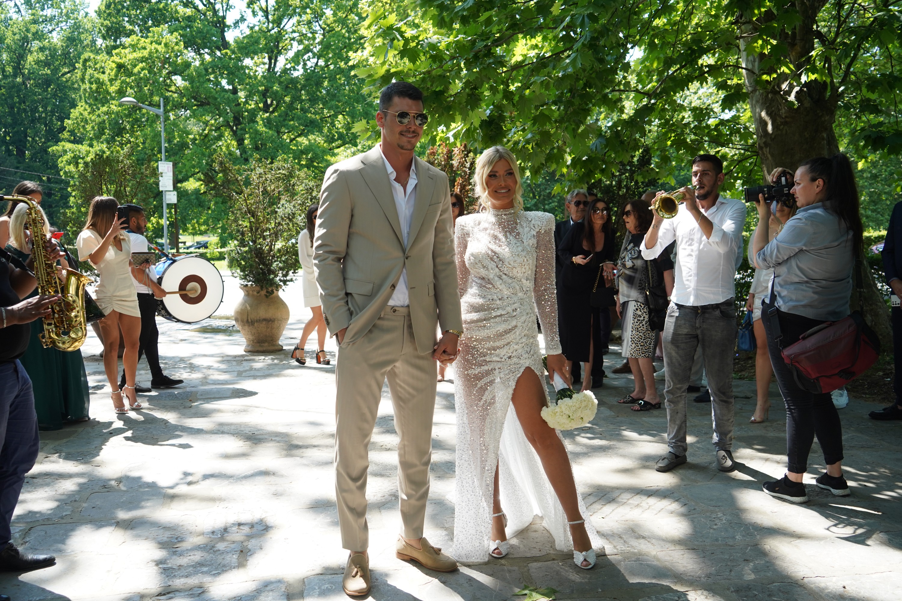 Anđela Manitašević plenila u providnoj venčanici sa šlicem: Venčala se ...