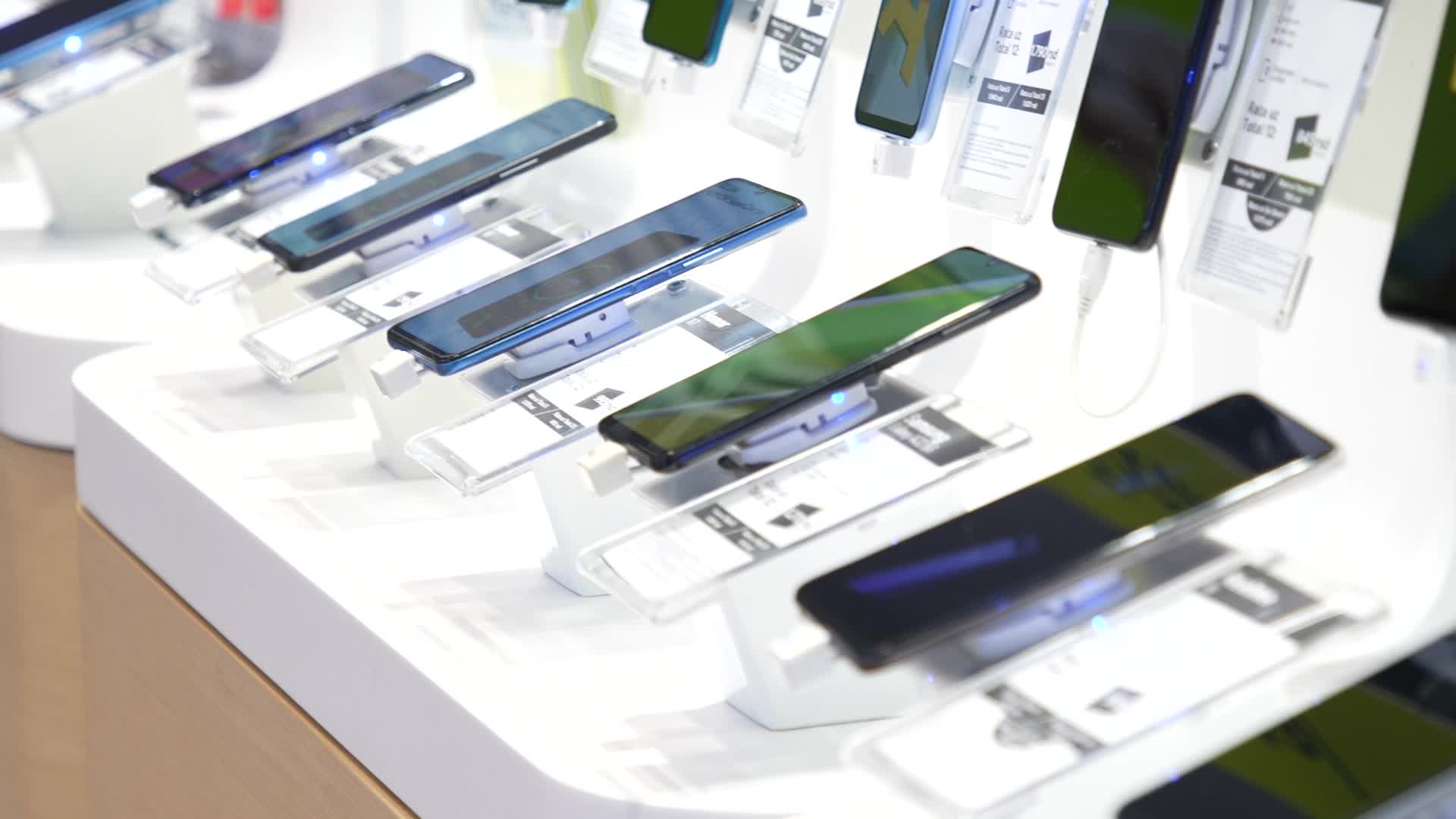 Yettel recikliranje telefona - Telegraf.tv