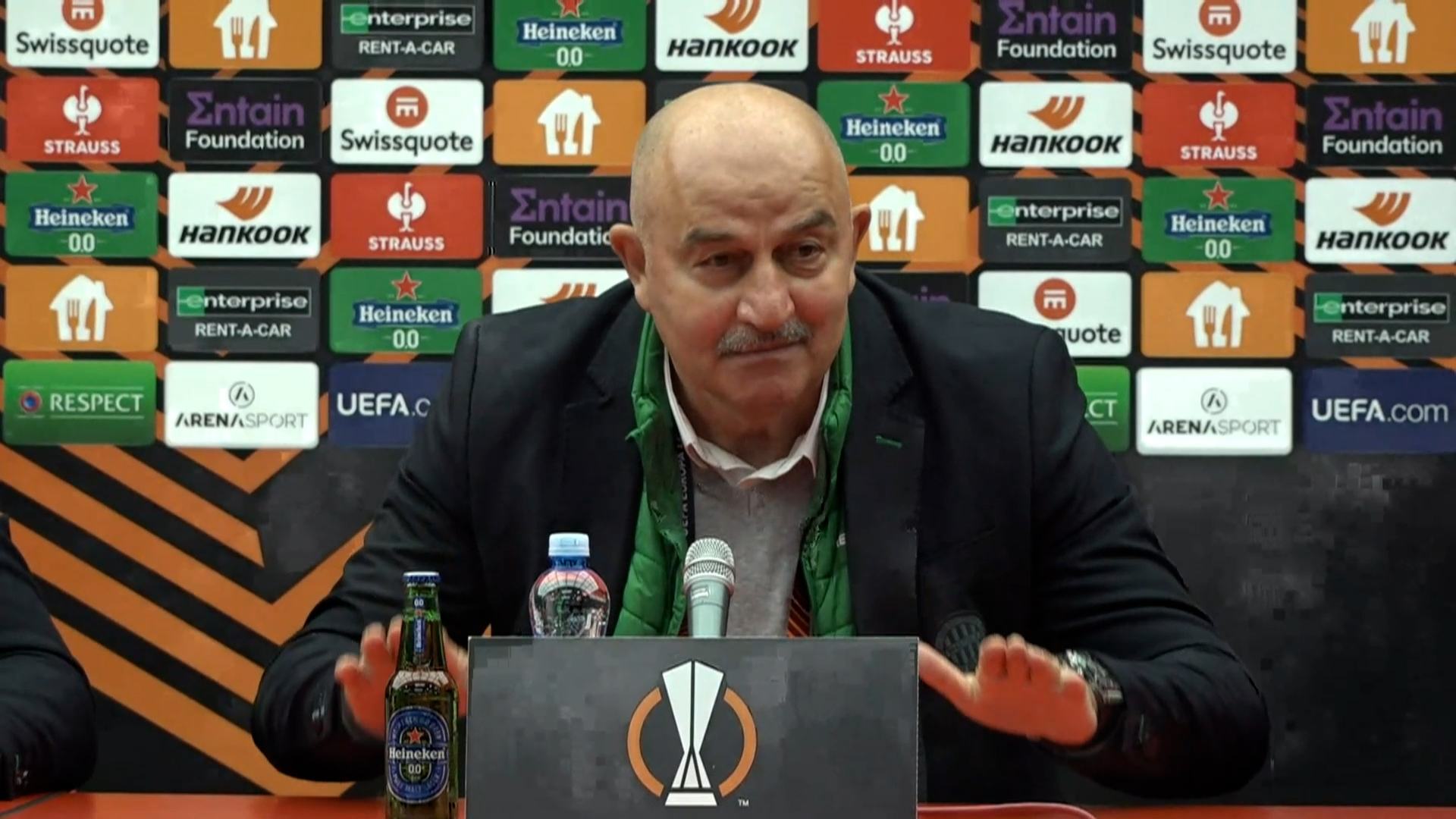 Trener Ferencvaroša se iznervirao posle debakla u Beogradu: Tresnuo ...