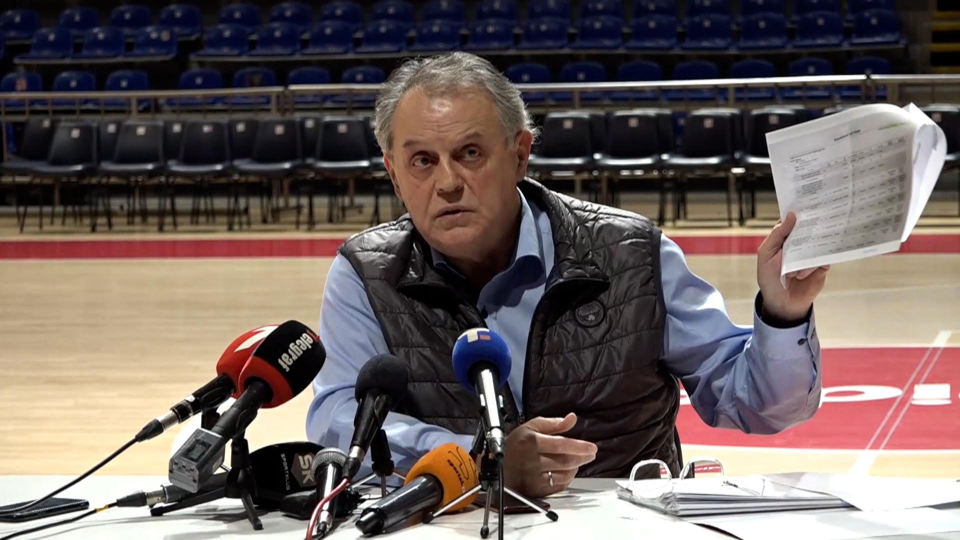 Čović otkrio zbog kojih igrača i trenera je kažnjena Zvezda i koliko im ...