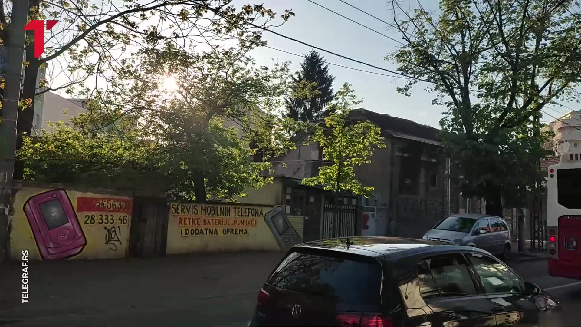 Snimak sa mesta gde se dogodio napad na ekipu Hitne pomoći u Pop Stojanovoj ulici - Telegraf.tv