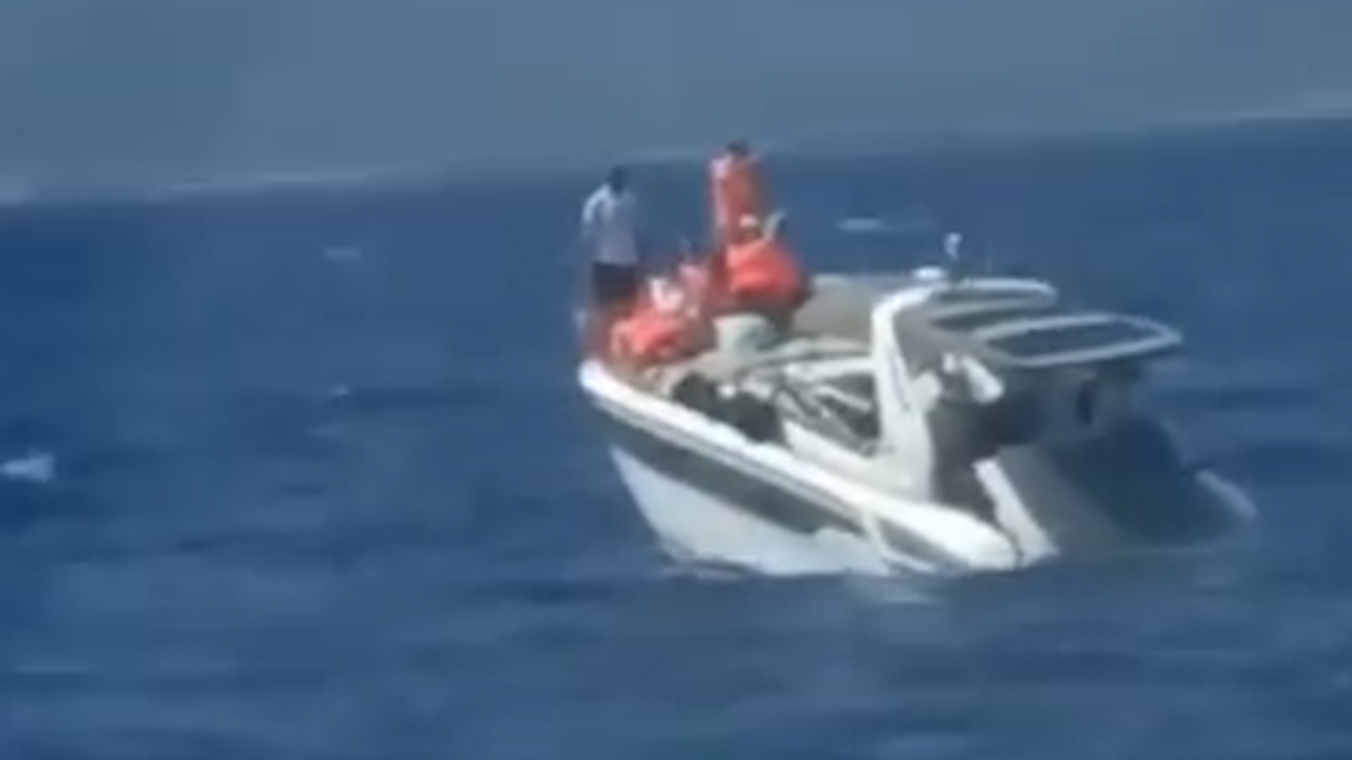 Gliser počeo da tone između Pireja i Egine: Kadar po kadar operacije ...