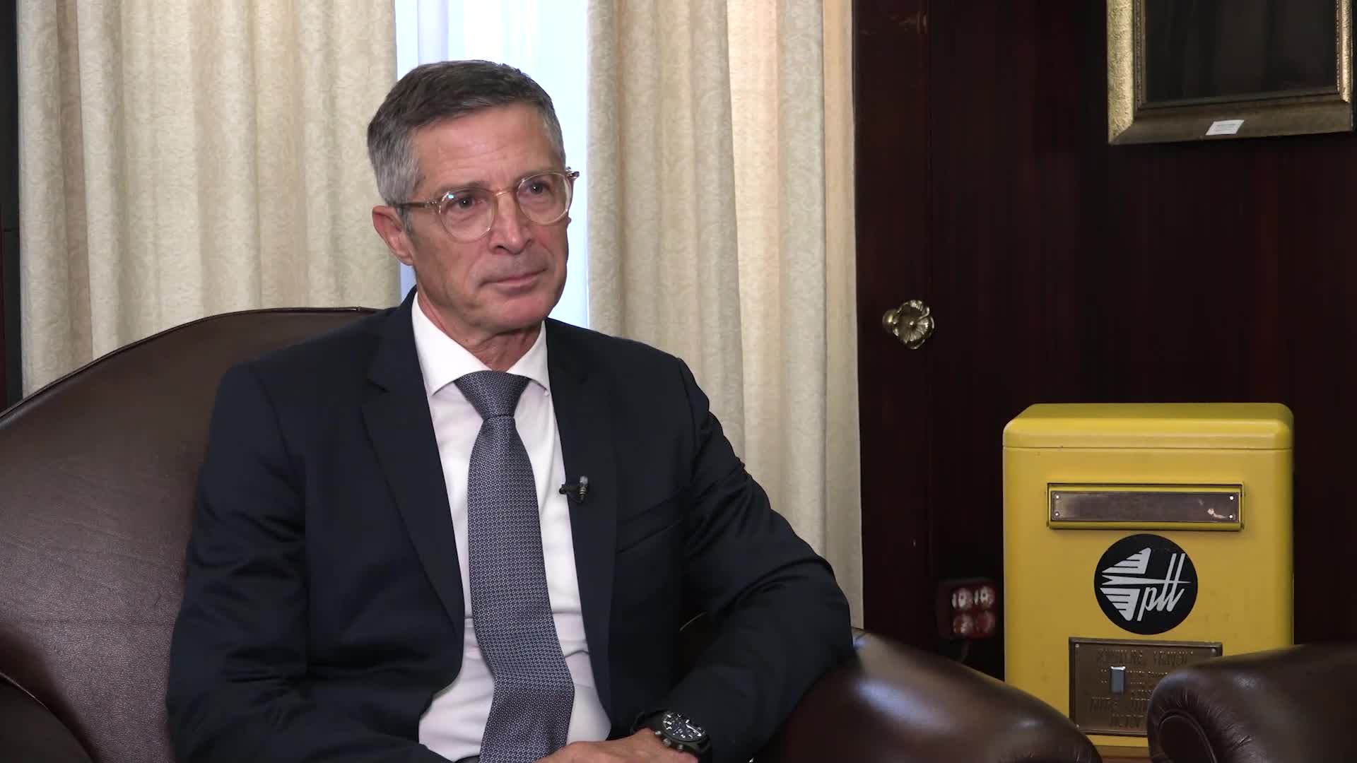 Bivši direktor Pošte Slovenije za Telegraf: "Reorganizacija je nužnost ...