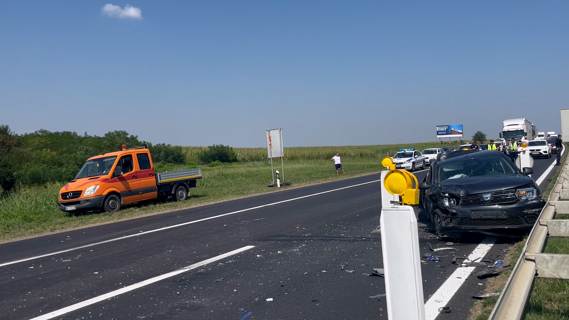 Stravična saobraćajna nesreća na auto-putu na skretanju kod Batajnice ...