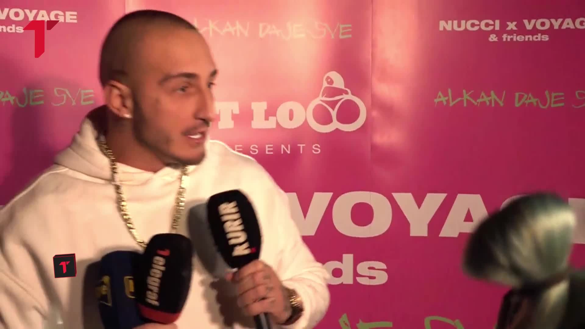 Vuk Mob došao na koncert Nuccija i Vojaža - Telegraf.tv