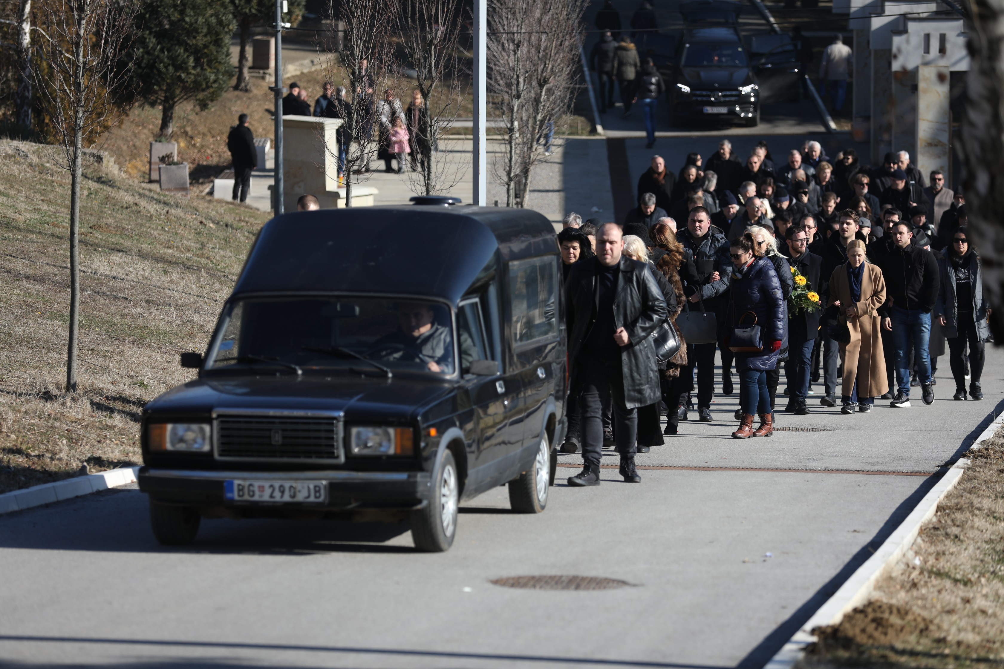 Krenula tužna povorka: Na čelu sin Ilija - Telegraf.tv