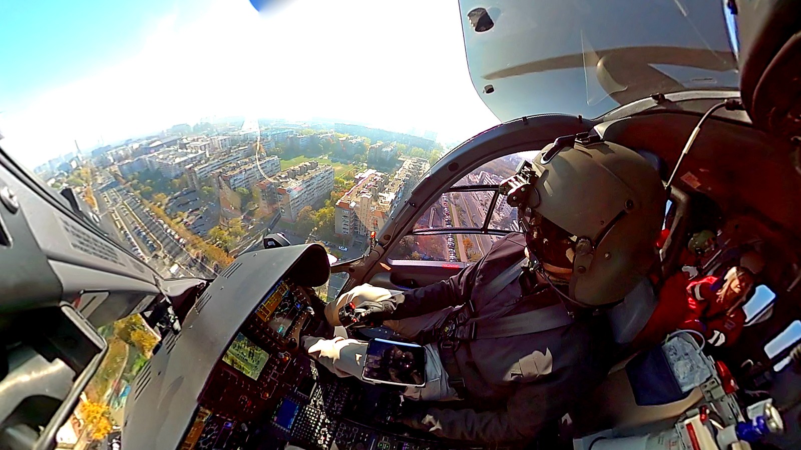 Pogled iz pilotske kabine: Hitan medicinski prevoz povređenog helikopterom MUP Srbije - Telegraf.tv