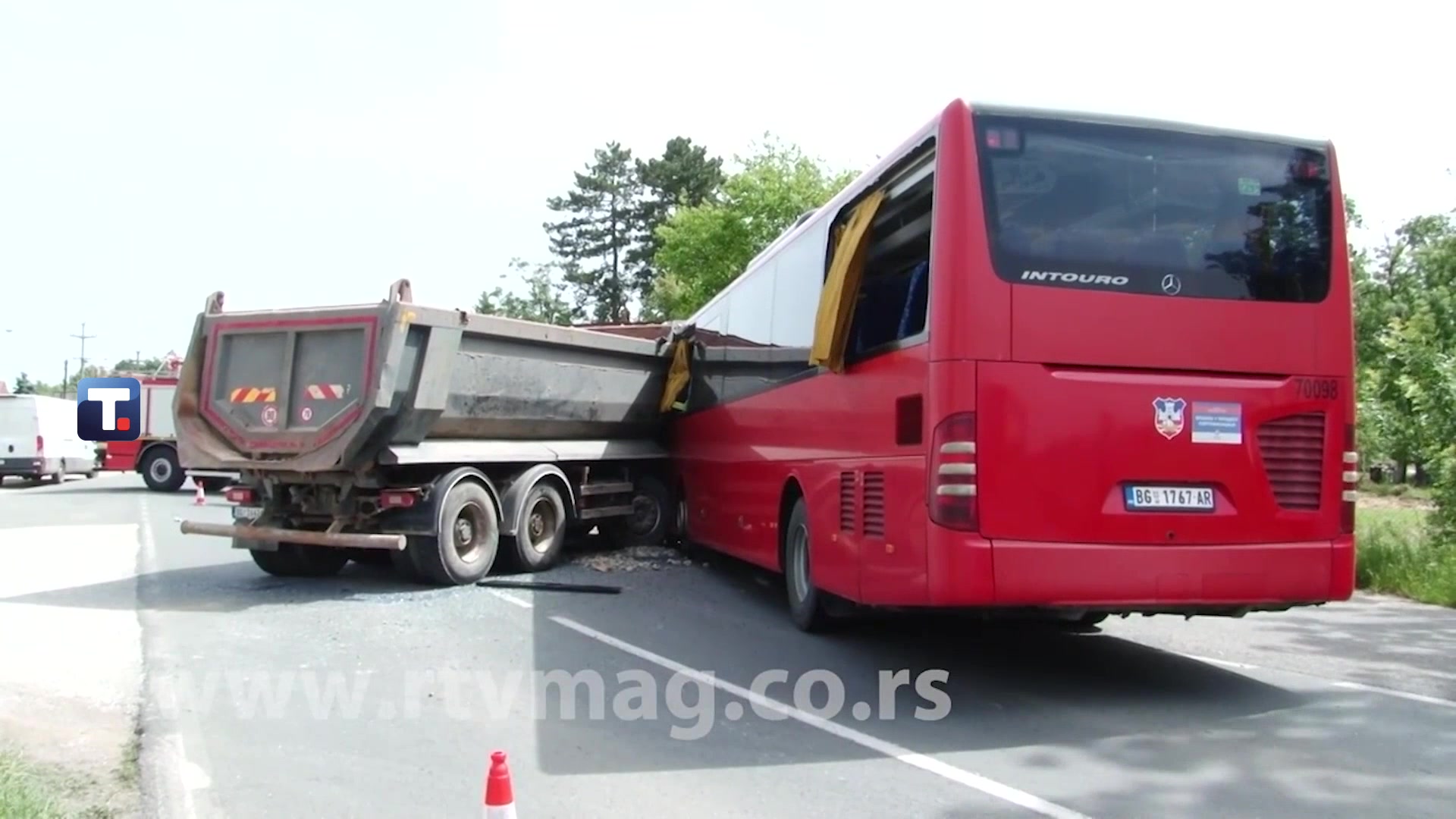 Stravični snimci jezivog sudara kamiona i autobusa kod Obrenovca: Jedno lice izgubilo život ...