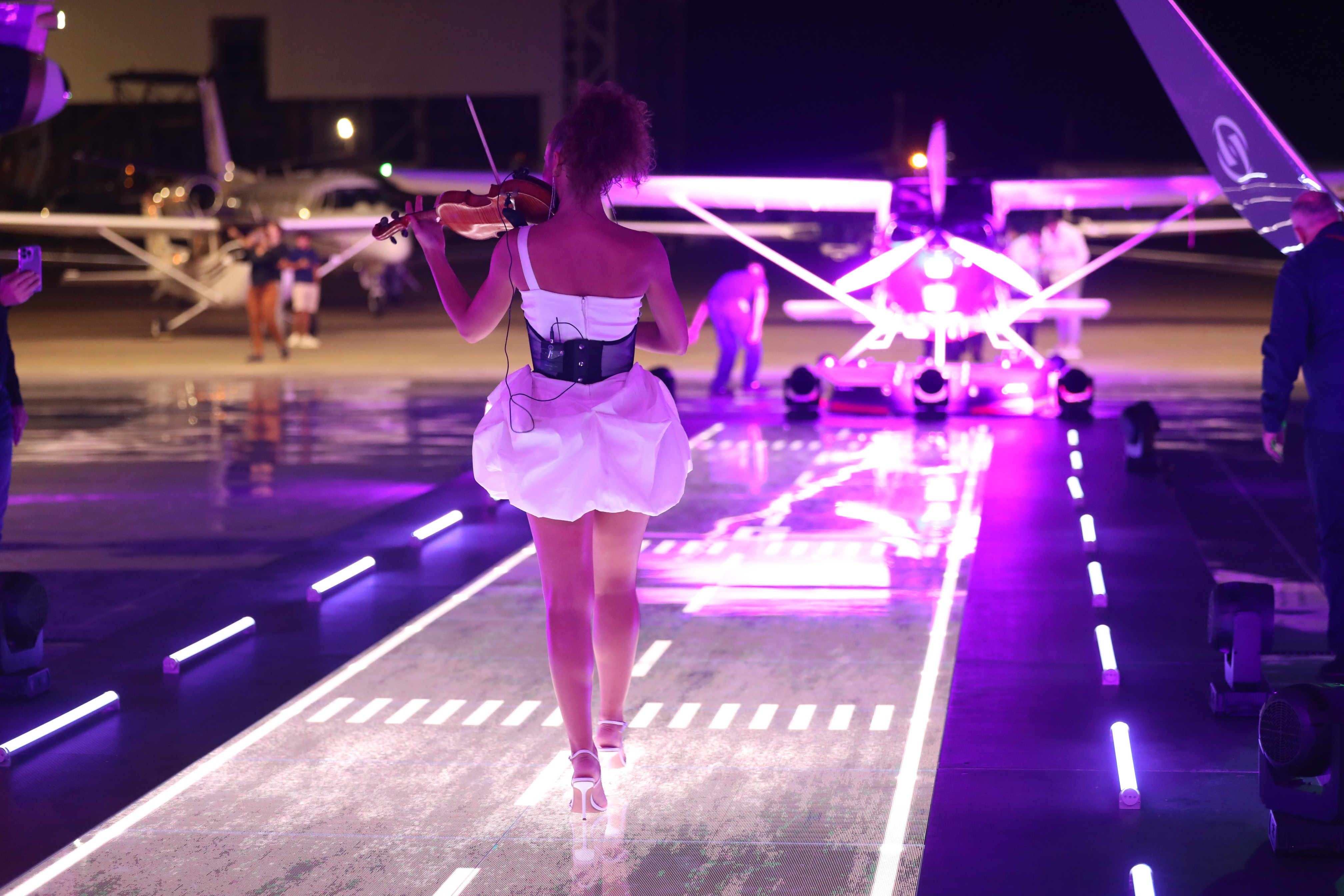 Otvaranje novog hagara Prince Aviation: Avio-glamur u novom "dvorcu ...