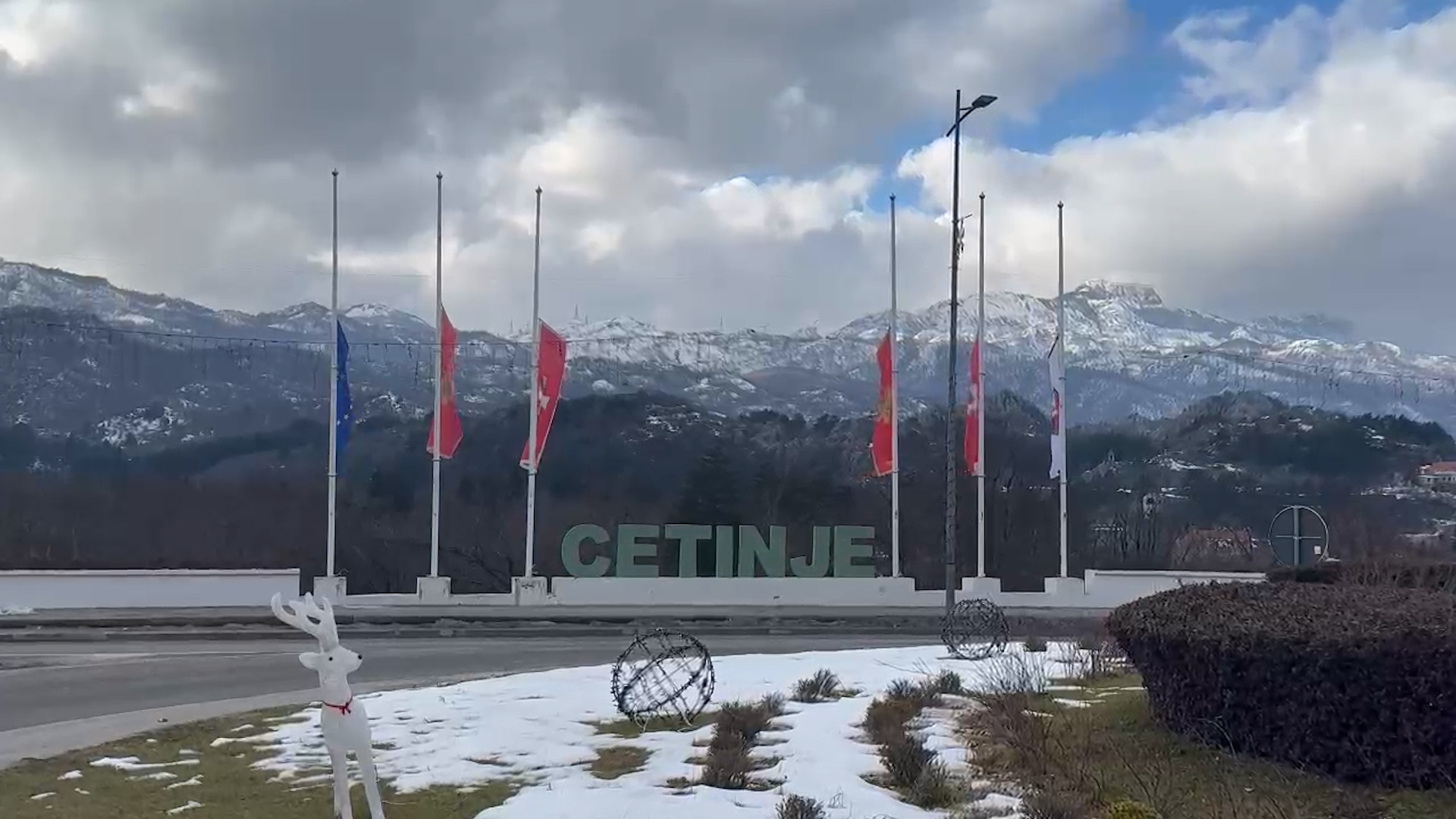 Zastave na pola koplja nakon stravičnog masakra na Cetinju: Trodnevna žalost u Crnoj Gori ...