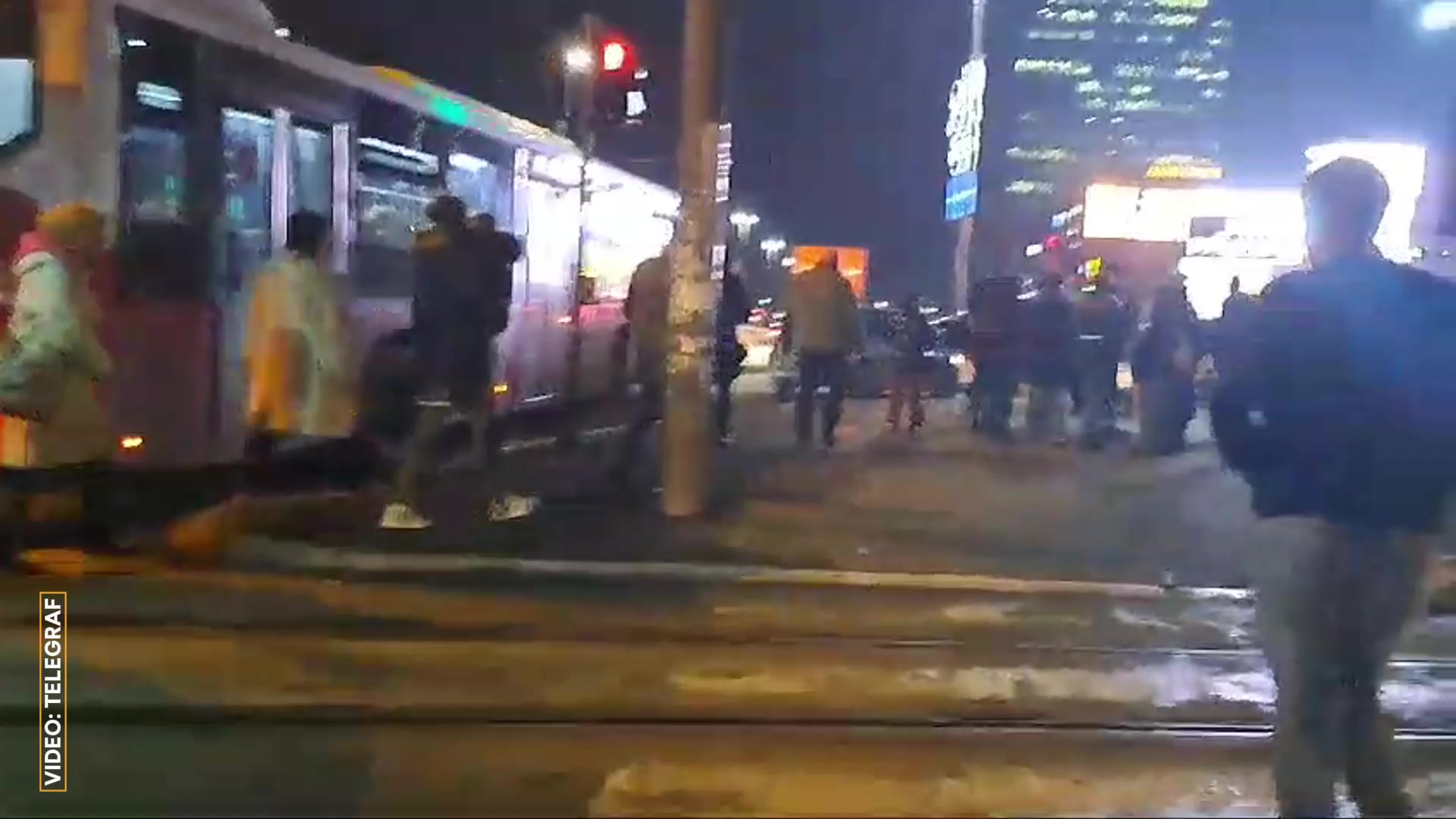 Potpuni kolaps na Novom Beogradu, stoje tramvaji, kola autobusi - Telegraf.tv