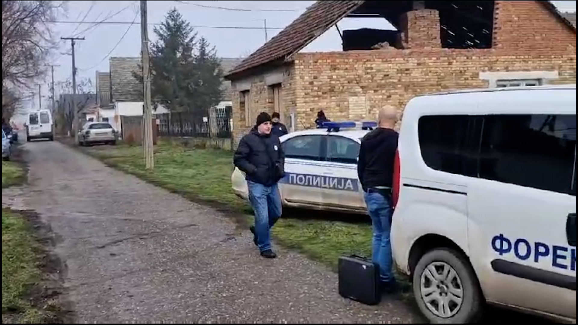Snimak kuće gde je pronađeno telo žene u Srbobranu: Ubio je sin, već robijao zbog porodičnog ...