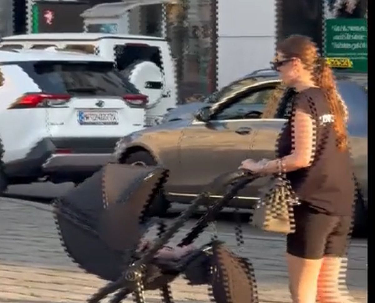 Paparaco: Rialda snimljena u Beču sa dečijim kolicima - Telegraf.tv