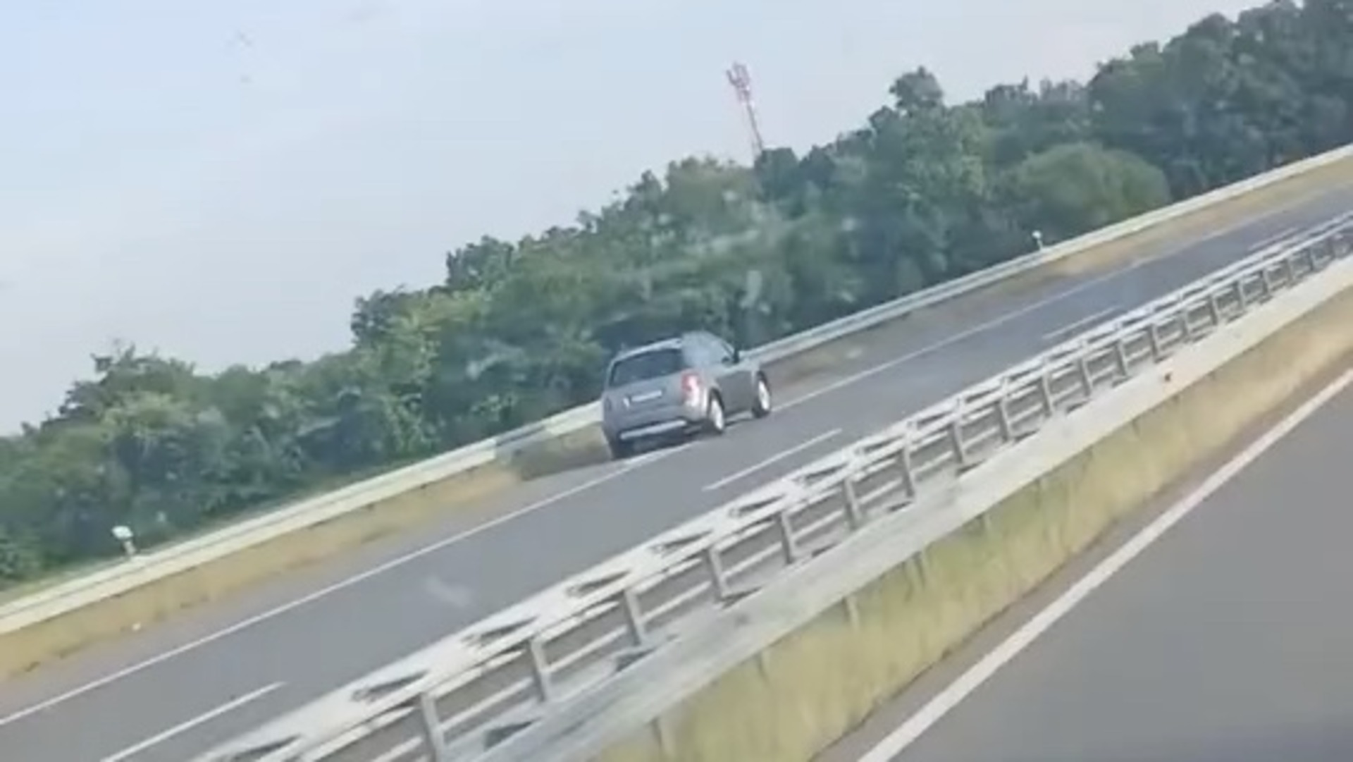 Vozio u suprotnom smeru na auto-putu Miloš Veliki: Nesreća izbegnuta za dlaku - Telegraf.tv